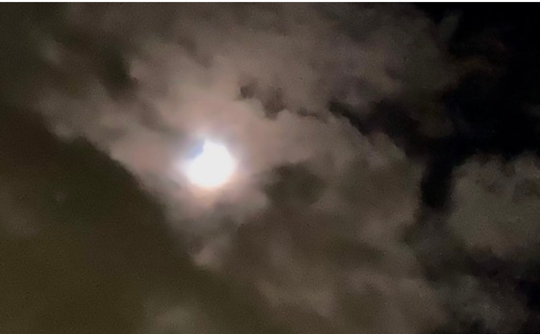 Moon Dreams (a Haiku) – Ivor.Plumber/Poet